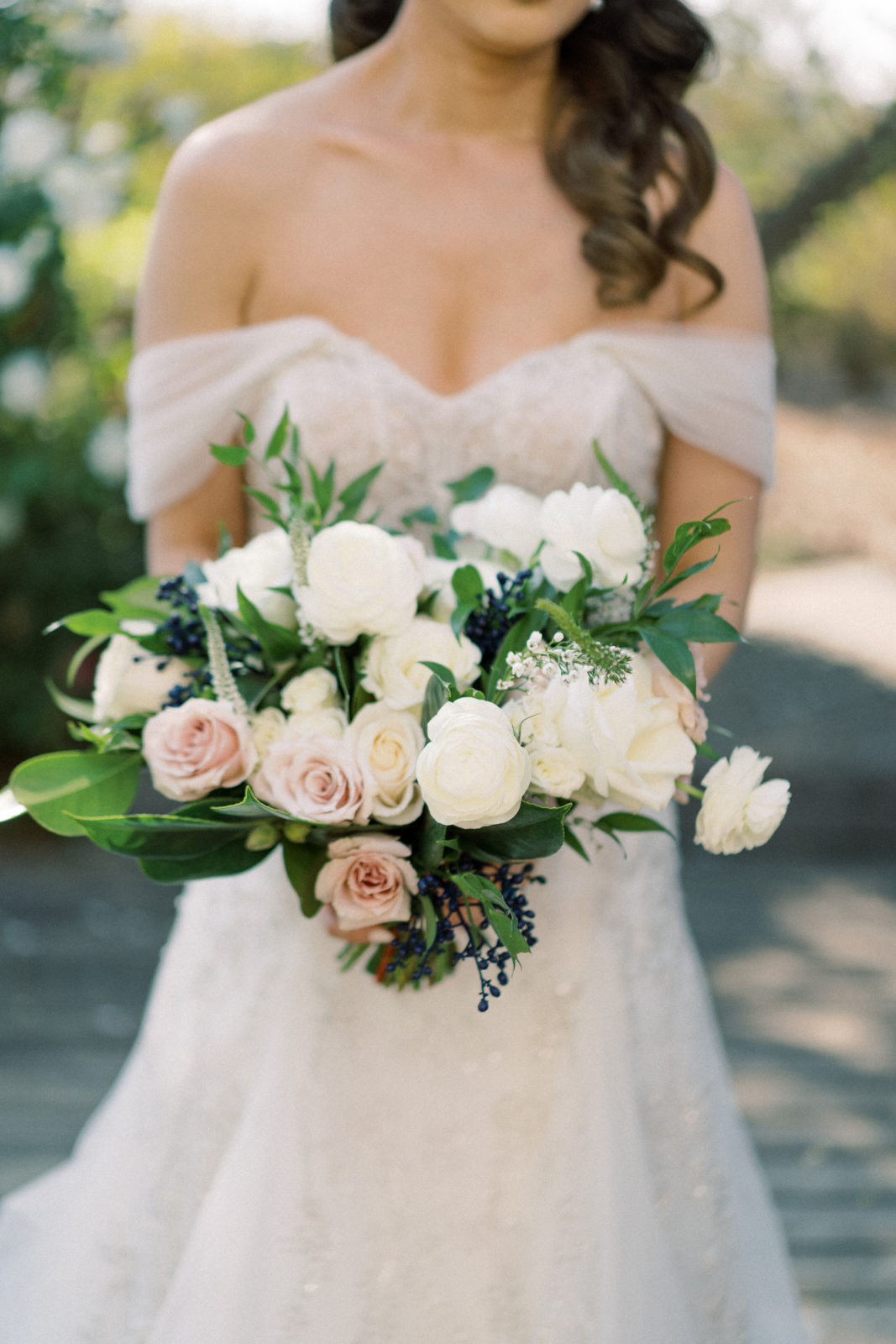 Wedding Florals | Designing your wedding with style - elizabethwarrick.com